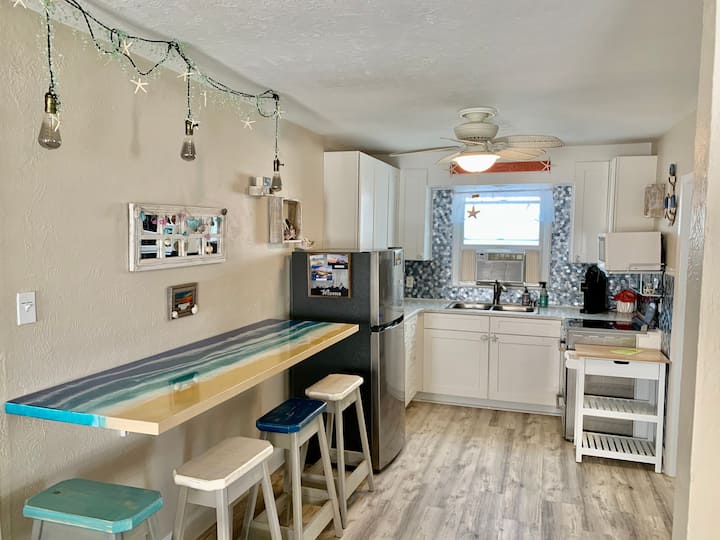 North Wildwood  Beach/boardwalk Block Condo - Surfside Pier, Wildwood