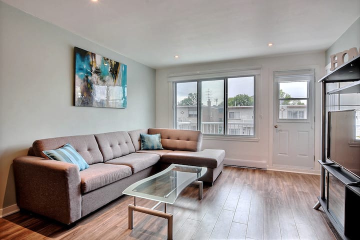 Free Parking Very Nice 3br, 10 Min Walk To Metro - Montreal