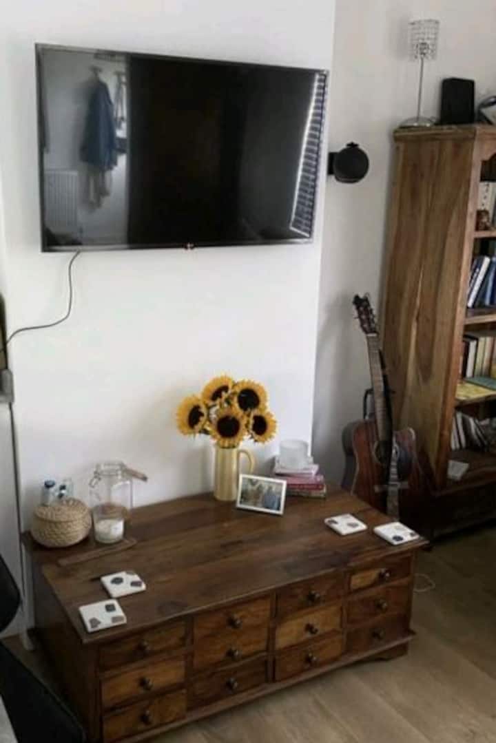Convenient City Centre Room - Crediton