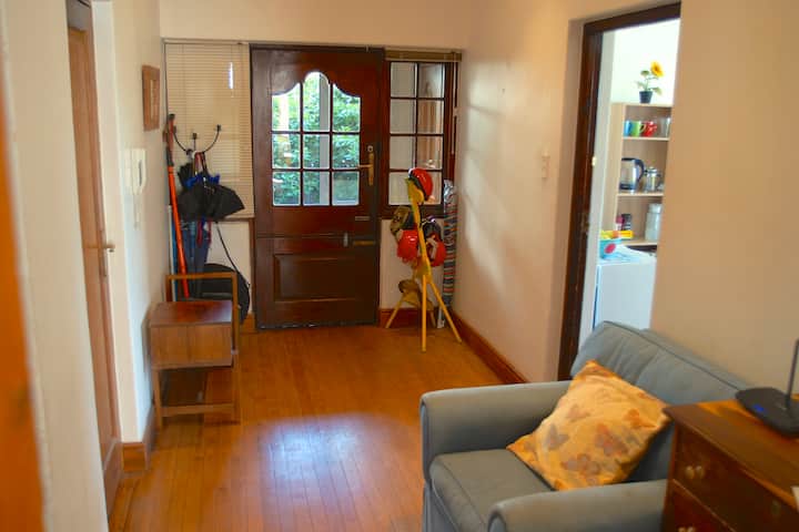 Lovely Large Sunny Safe Cape Town Room-oranjezicht - Cape Town