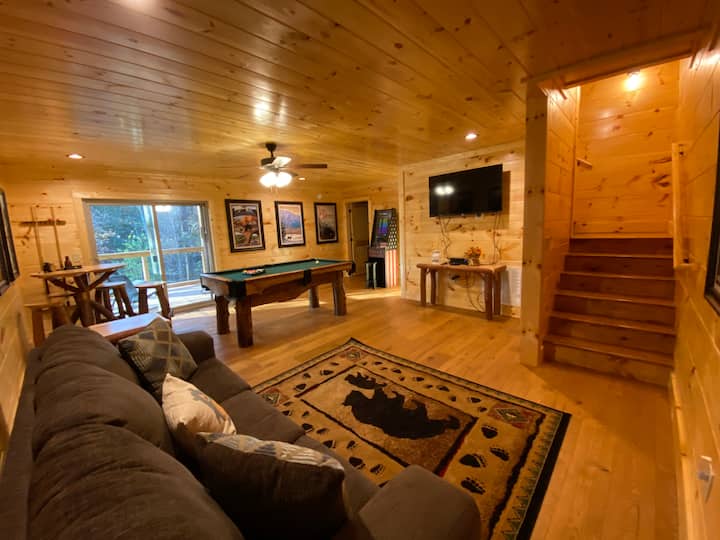 New Cabin In Gatlinburg-gameroom/hottub/private - Gatlinburg, TN