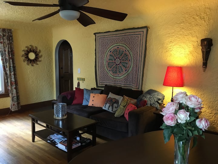 Charming Refuge - Conveniently Located - Ann Arbor, MI
