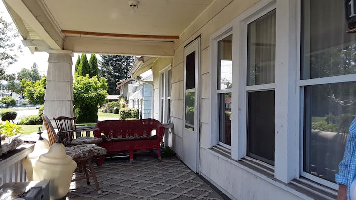 Country Style Home - Puyallup, WA