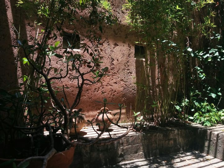 Increíble Anexo En Las Colinas De Bello Monte - Caracas