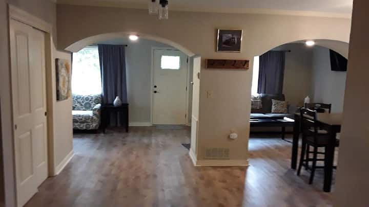 Rail 3 Bdr, 2 Ba House. Lots Parking Walk Downtown - Mount Rushmore National Memorial