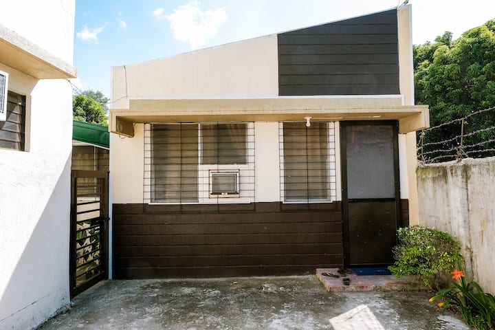 Carmen's Place C: Bungalow, Gated, Safe, Near - Bacolod