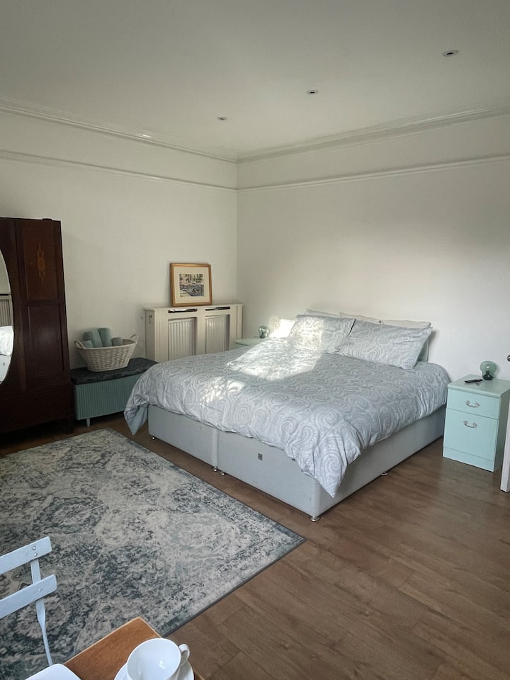 Georgian Super King Suite - Canterbury