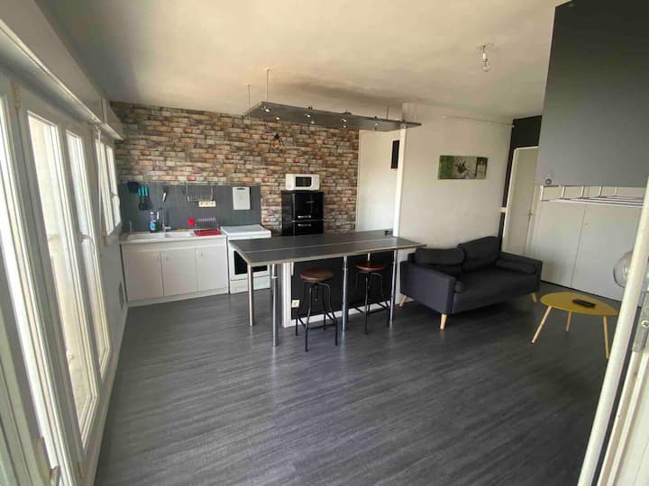 45m2 Lumineux Avec Vue Imprenable Et Balcon - Caen
