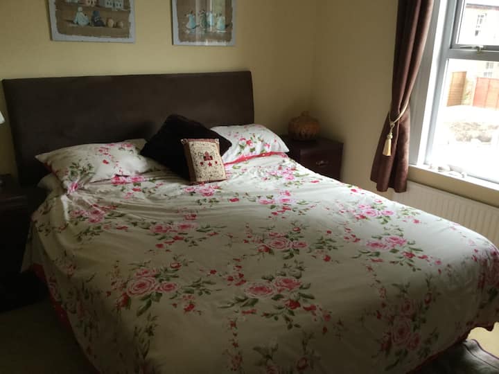 Comfortable Welcoming Family Home - Wokingham