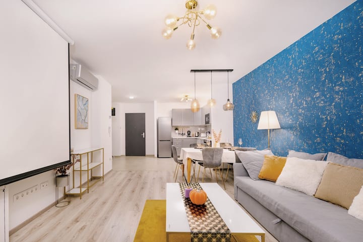 ~Sophisticated Apt By Liberty Bridge - Budapest