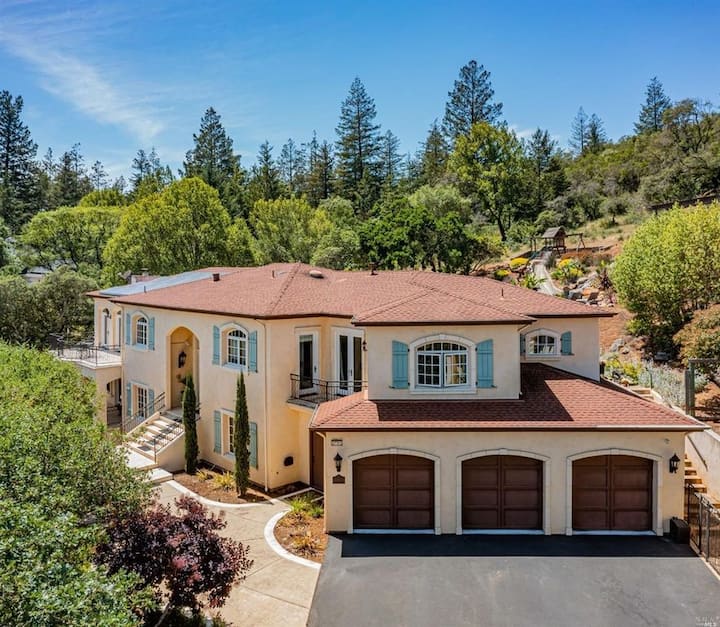 Wine Country Villa | Heated Pool | Hot Tub - Sebastopol, CA