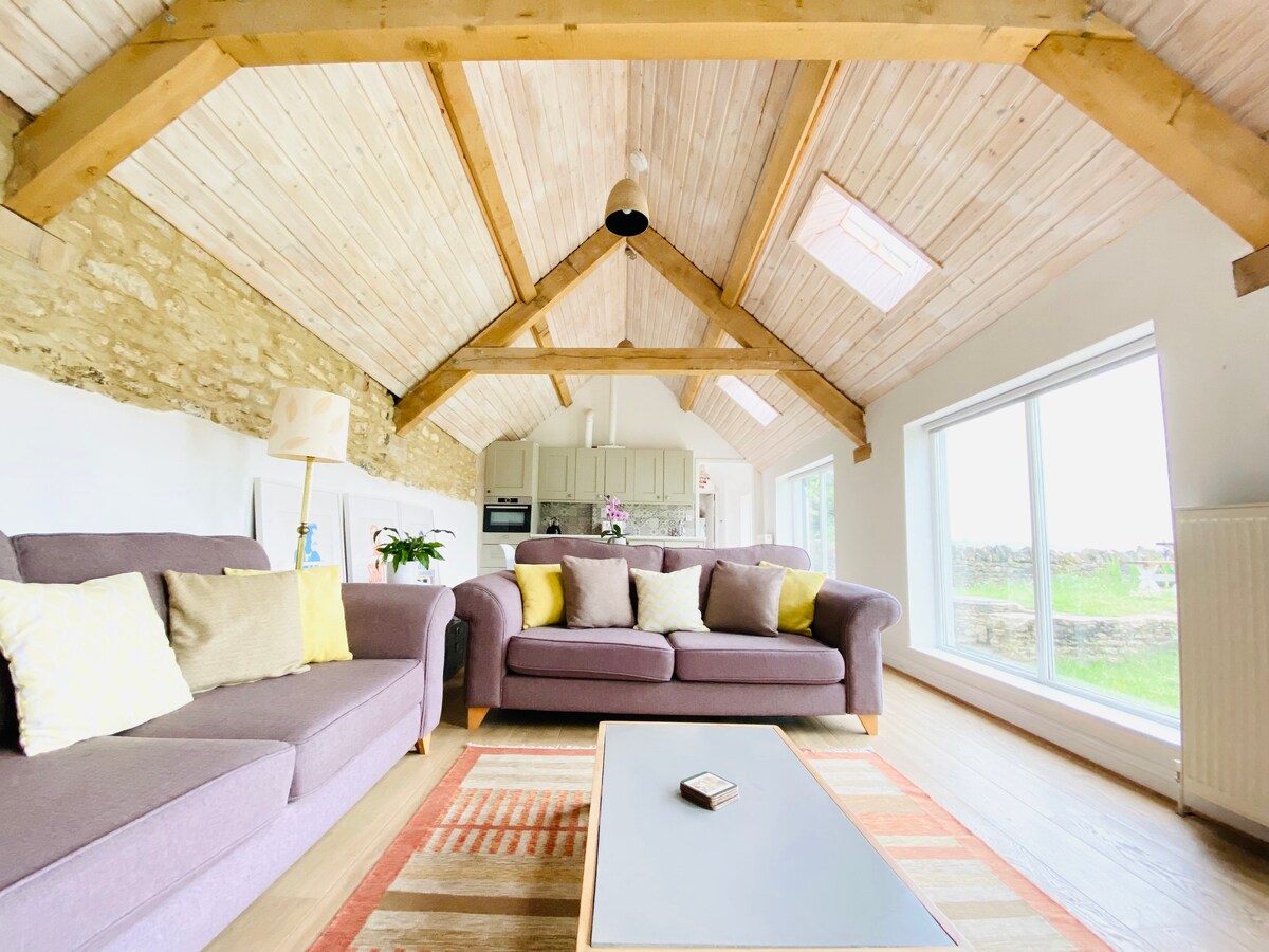 Charming Cotswold Barn nr Diddly Squat, Soho Farm - Houses for Rent in ...