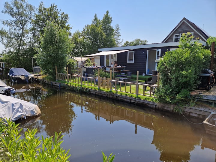 Chalet Te Huur Midden In Het Dorp - Giethoorn