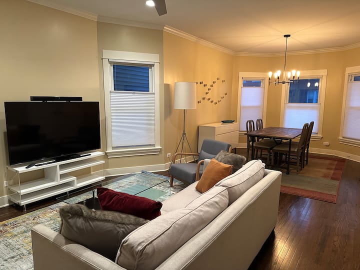 Spacious 2 Bedroom Apartment - 埃文斯頓