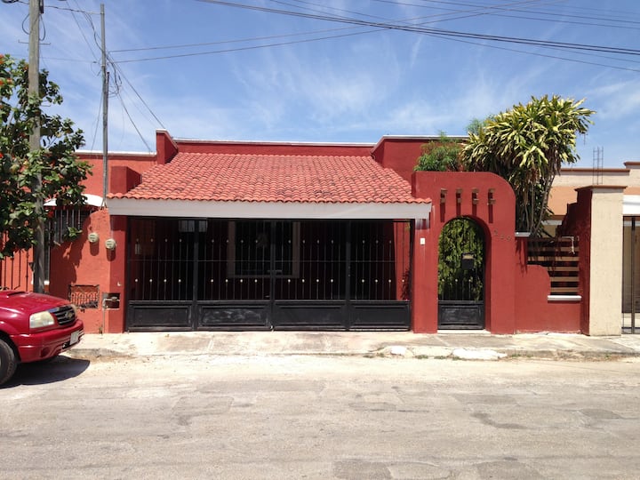 Casa Cómoda En Excelente Ubicación!!! - Mérida