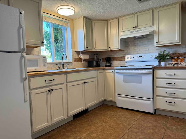 2 Bedroom, Entire Apartment - Ogden, UT