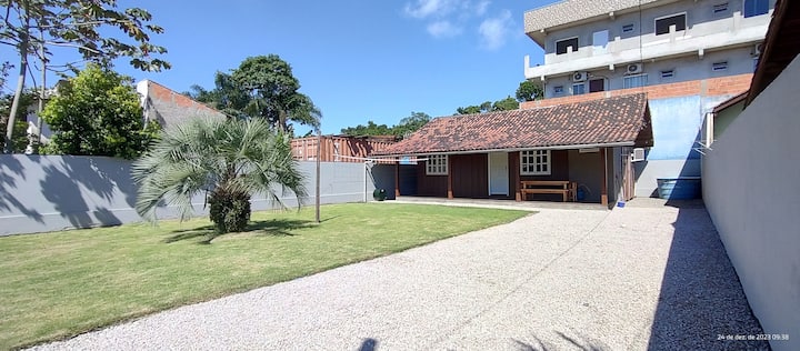 Aconchegante Chalé De Praia Para Até 7 Pessoas - Bombinhas