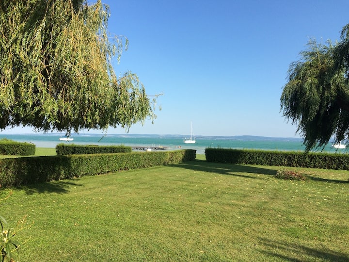 Beachfront Villa - Balatonszárszó