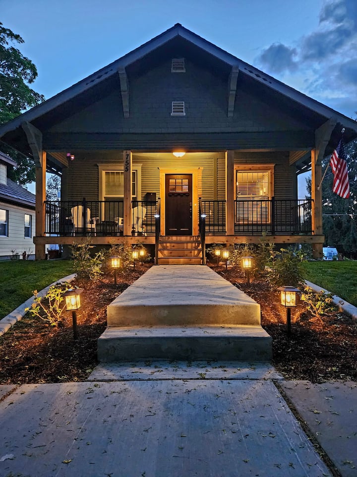 Beautifully Renovated Bungalow On Government Way - Coeur d'Alene, ID