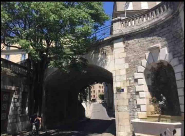 Oldtown: Charming, Spacious & Quiet 3.5 Apt (70 M) - Genève
