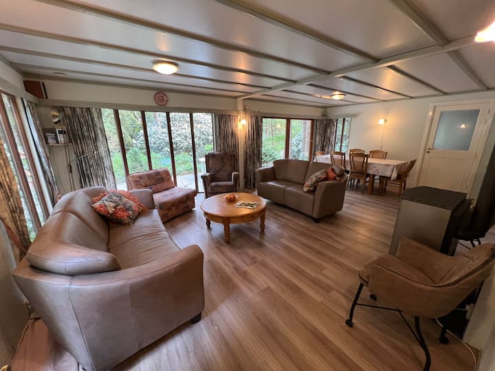 Chalet In Privé Bos Op De Veluwe - Hollandia