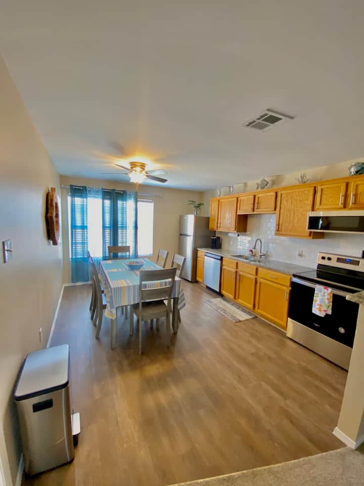 *Seaside Oasis*  Condo 2br/2ba Near The Beach - North Padre Island, TX