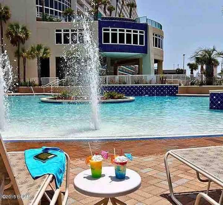Laketown Wharf-pickle Ball-5pools-2hot Tubs-beach - Panama City Beach, FL