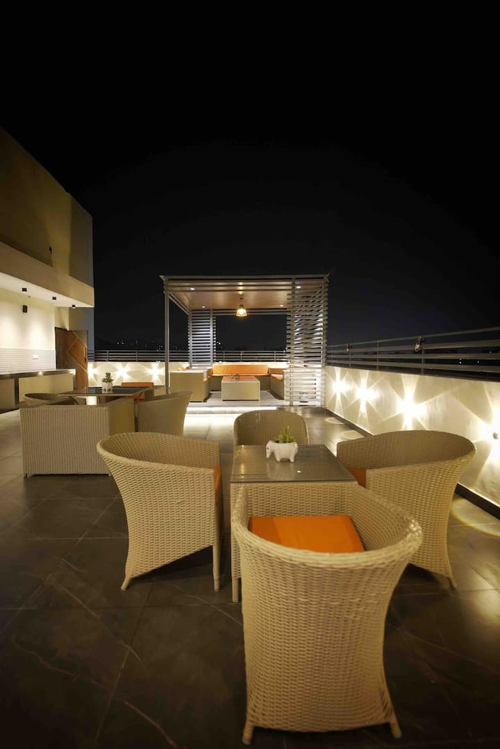 3 Bhk Penthouse|jacuzzi | Pool Table|the Opulence - Panchkula