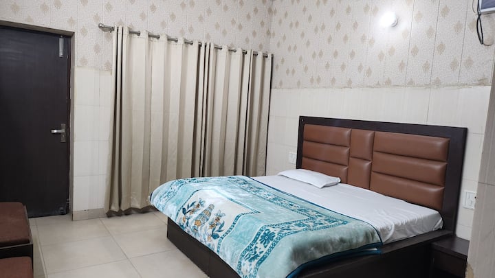 5 Bedrooms, 1 Hall, Kitchen - Amritsar