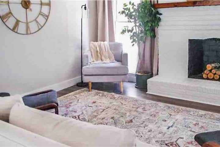 Modern Lovely Farmhouse - Your Home Away From Home - Goose Creek, SC