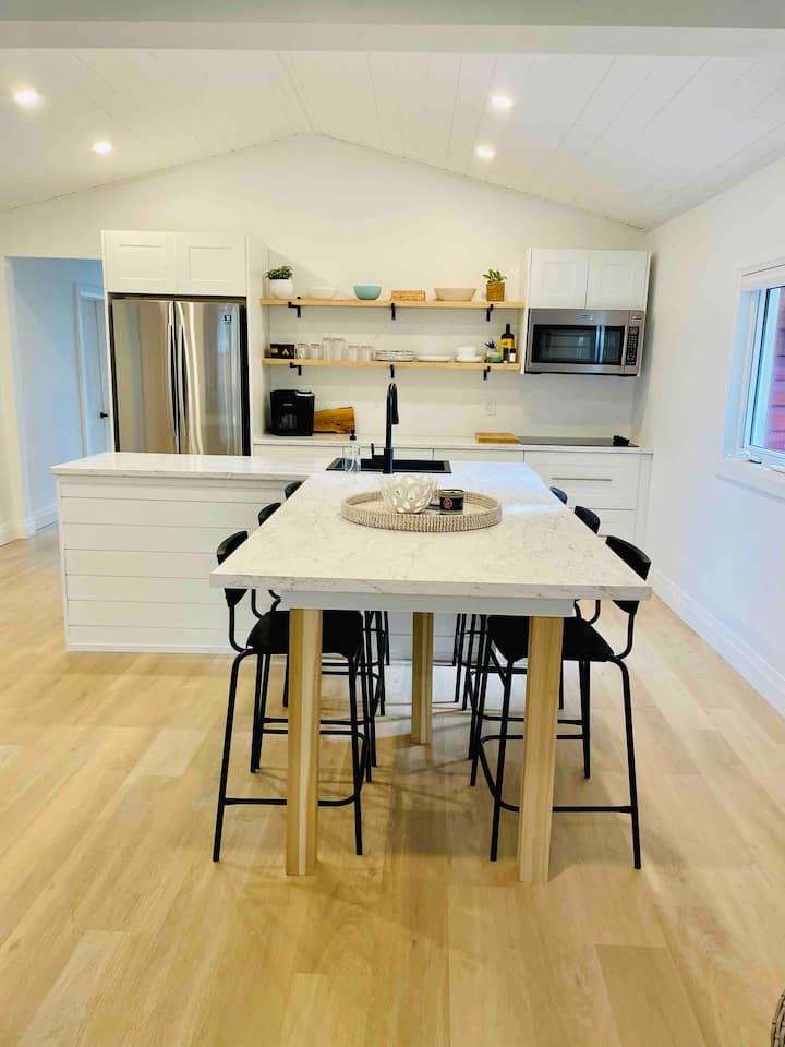 Cheerful 3 Bedroom Cottage Short Walk To The Beach - Port Elgin
