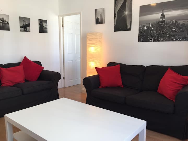 Clean, Bright And Well Located 2 Bedroom Flat. - Liverpool Street Station London