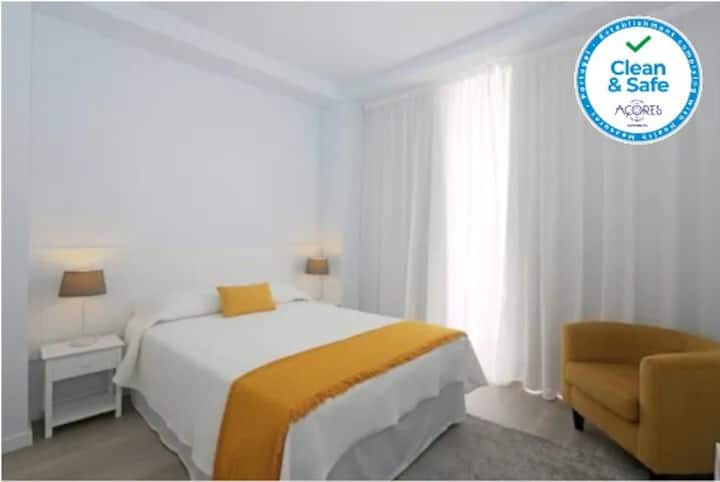 Apartamentos Almeida Garrett - 2d      910/al - Ponta Delgada