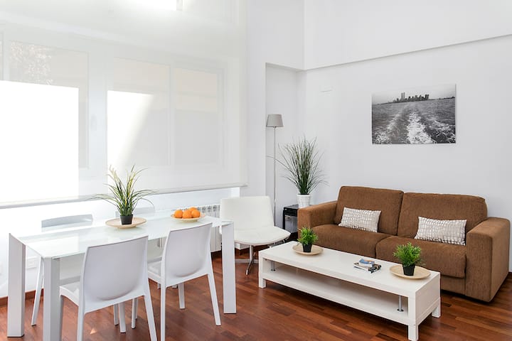 The White Loft By Glasir Homes - バルセロナ