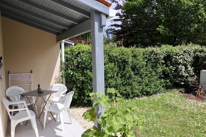 Maison Meublée Pour Curistes Ou Vacanciers - Jonzac
