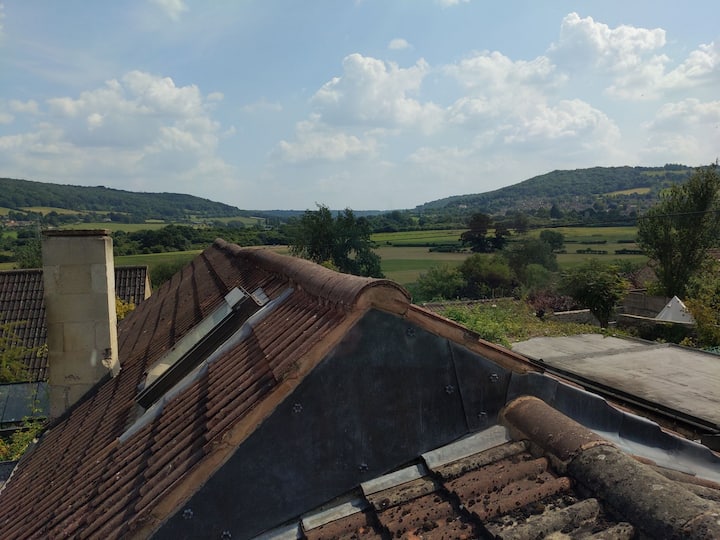 Large Period  House, On The Edge Of Bath. - Bath