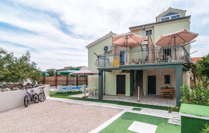 30 M² Ferienwohnung ∙ 1 Schlafzimmer ∙ 3 Gäste - Primošten