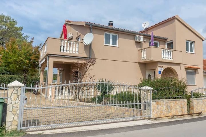 Apartmani Sanda I Leo 2 - Bibinje