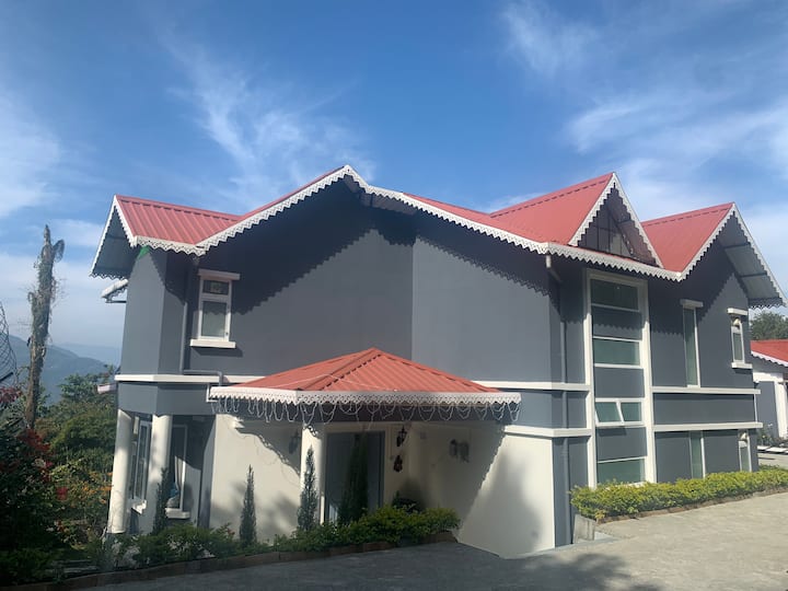 Hamro Kutumbh Luxurious 4 Bedroom Cottage - Kalimpong