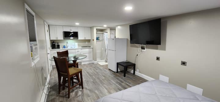Cozy Suite Near The Airport - Virginia Beach, VA