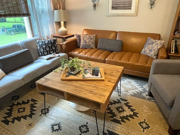 Mid-century Magnolia 1950s Bungalow In Marietta Ga - Marietta, GA