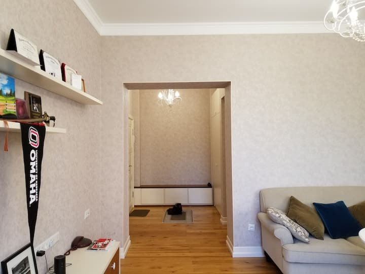 Cozy 1-bedroom Apartment In A Historic Building - Bishkek