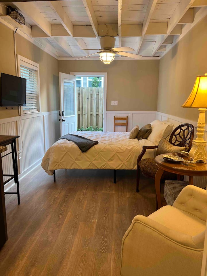 Charming Charleston Studioone! - Charleston, SC