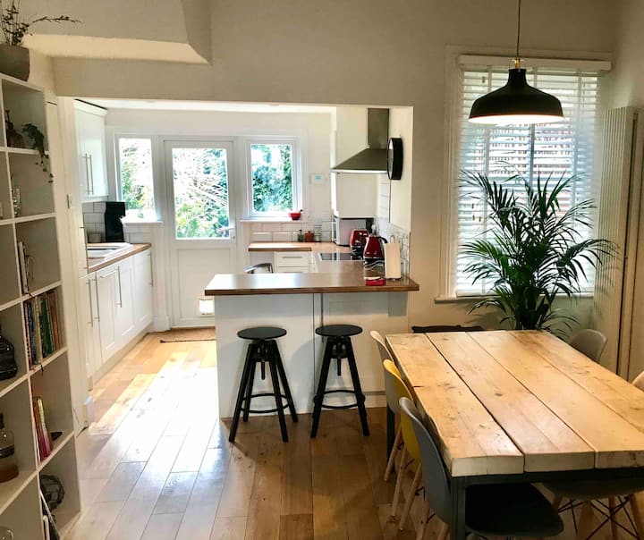 Beautiful And Cosy Family Home In London - London