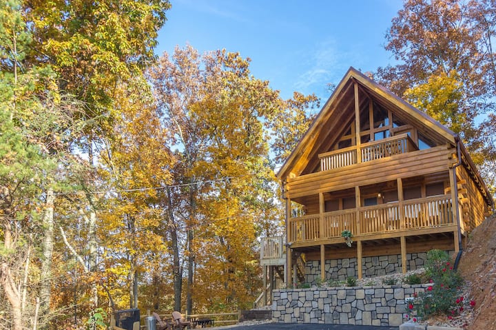 Adorable 1.5 Br Cabin Up In The Mnts With Hot Tub! - Gatlinburg, TN