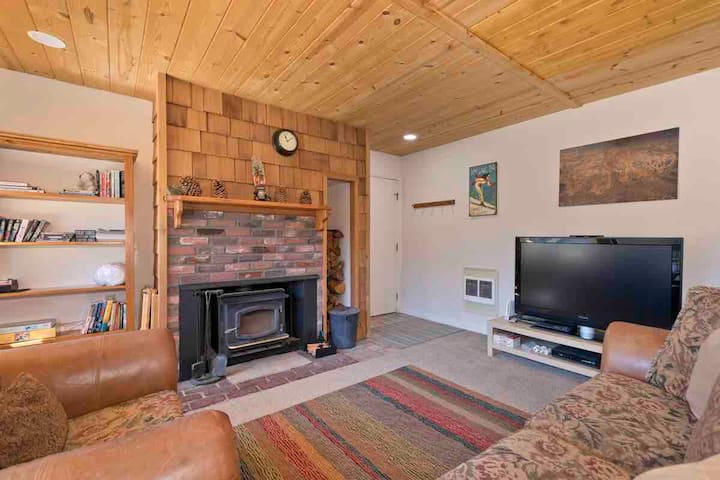 Lovely, Convenient, Comfy 1 Br Mammoth Condo - Mammoth Lakes, CA