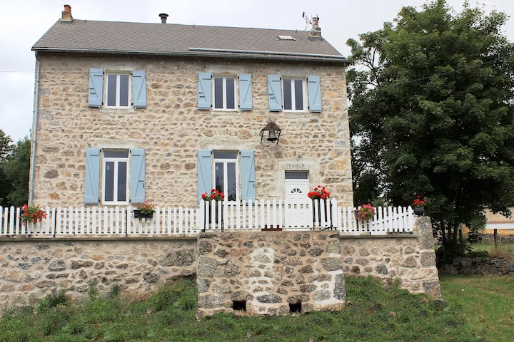 Gîte " L'ecole Est Finie ! " - Margeride , Lozère - Langogne