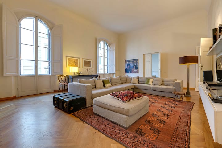 Salon. Elegant Bright And Spacious Apartment - Florença