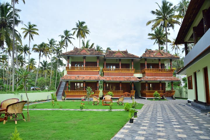 32 Resorts In Thenmala