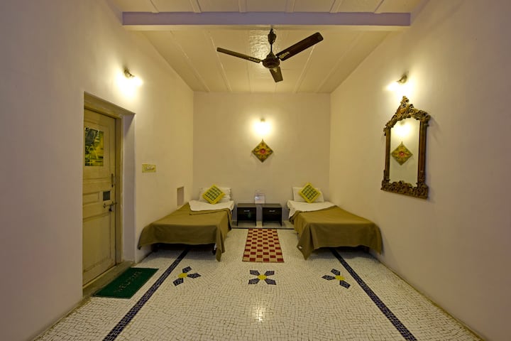 Room No 2 Second Floor - Ahmedabad